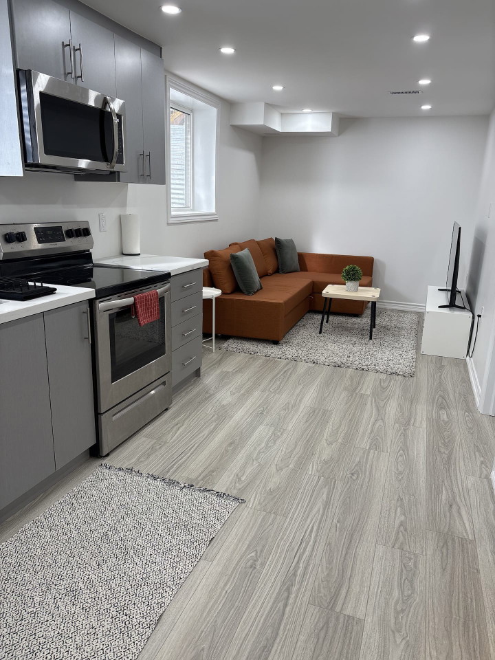 Modern Private Basement Suite In Milton - Milton