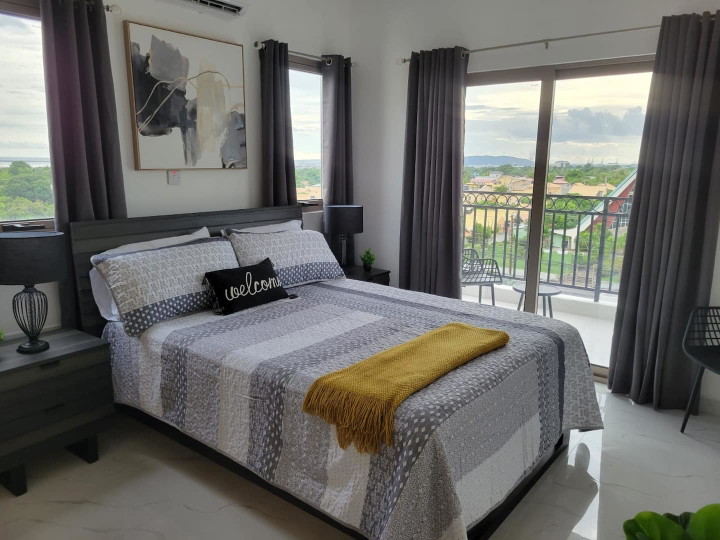 Luxury Vineyards Apartment - Kingston