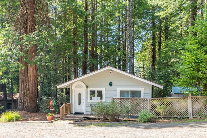 Come Live Your Magical Cottage-core Dreams - Mendocino, CA