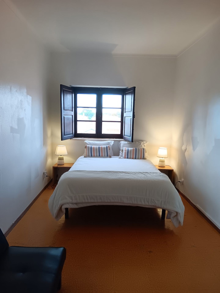 Quarto Com Wc Privado No 1 Andar - Caldas da Rainha