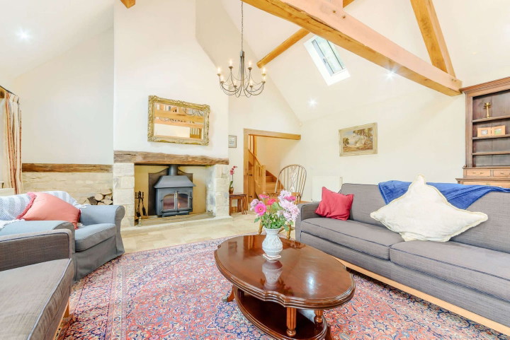Dog Friendly Holiday Cottage In The Cotswolds With A Hot Tub - Owls Roost - Oxfordshire