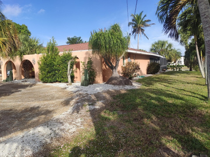 Vacation Pool Home - On 200ft Wide, Sailboat Access Canal - Se Cape Coral! - Fort Myers, FL