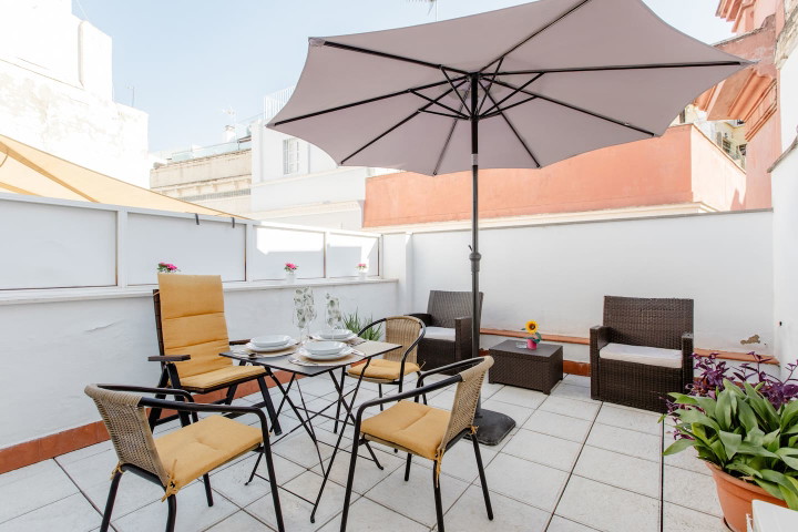 Apartamento Con Terraza Privada. - Sevilla