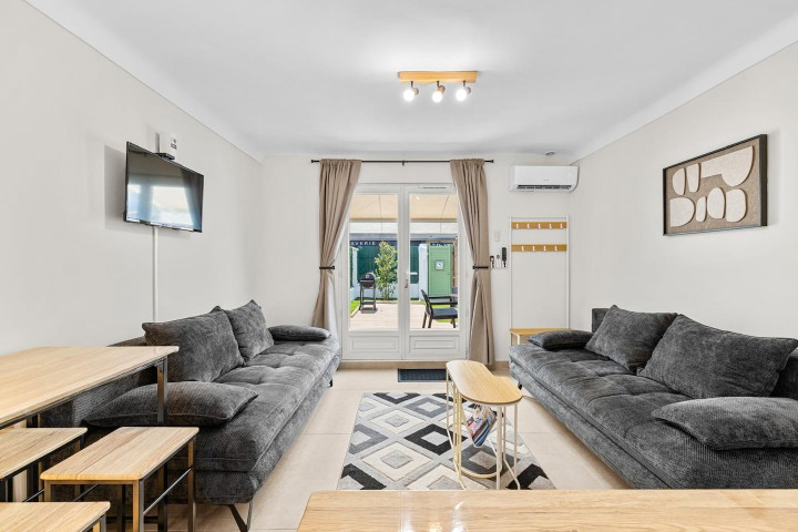 7 Min Walk To The Sea, Free Parking, 3 Ac, Garden - Nice
