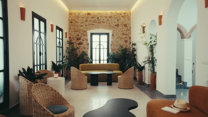 Nebta's Elegant Black Suite - Tanger