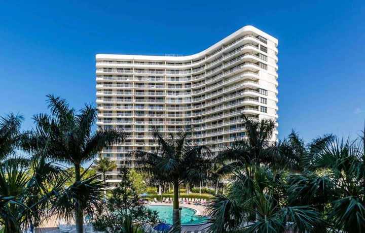 Beachfront Oasis: Walk To The Waves! - マルコ・アイランド, FL