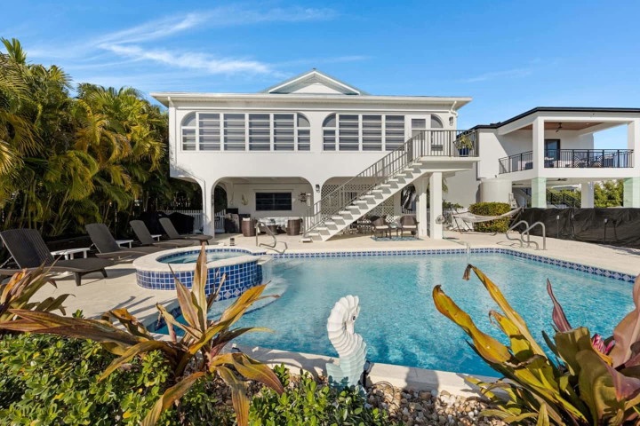 Fisherman's Catch- 3br Home 60' Dock Private Pool - Marathon, FL