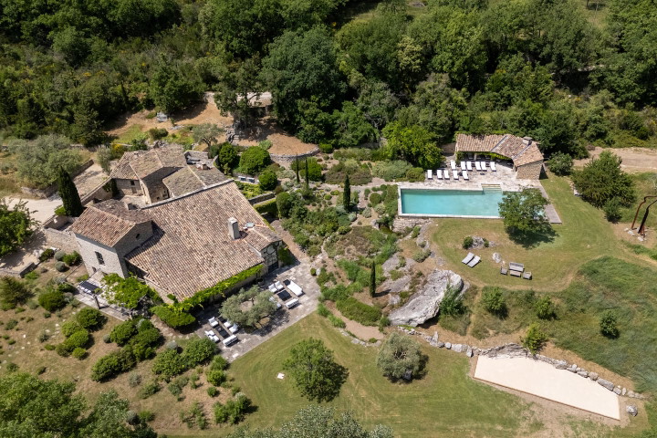 Mas De L'aiguebrun Estate. Swimming Pool And Tennis. 15 People - Gordes