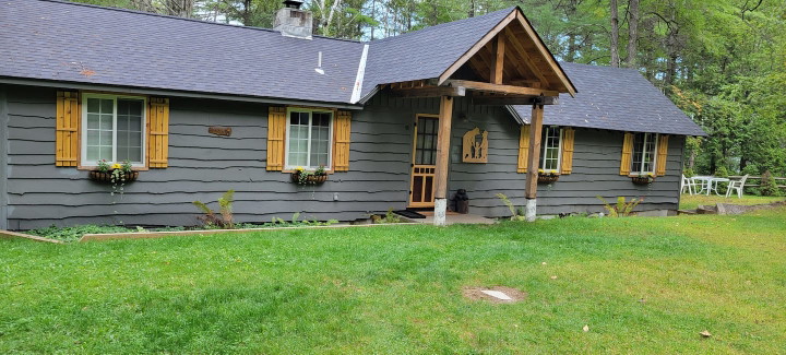 Cheerful 3 Bedroom Cottage With Stone Fireplace - Adirondack, NY