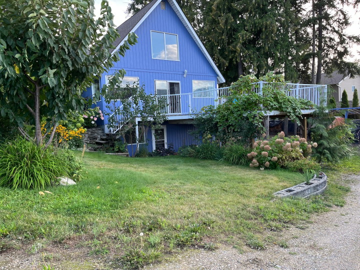 Comfortable, Quiet Walk-in Lower Suite. - Salmon Arm