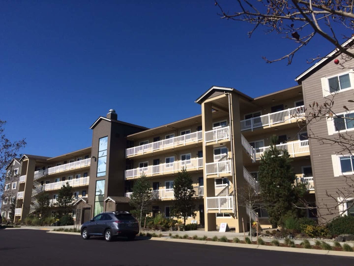 Oyhut Bay  *Spacious 2br/2ba+ Den**free Wifi**big Kitchen**gas Fireplace - Westport, WA