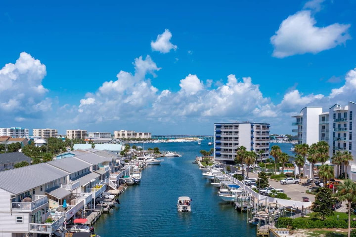 Red Hot Retreat- Boat Parking, Harbor, Pets Ok! - Florida Panhandle, FL