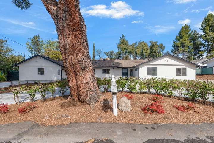 Modern 4-bedroom Retreat In Thousand Oaks - Westlake Village, CA