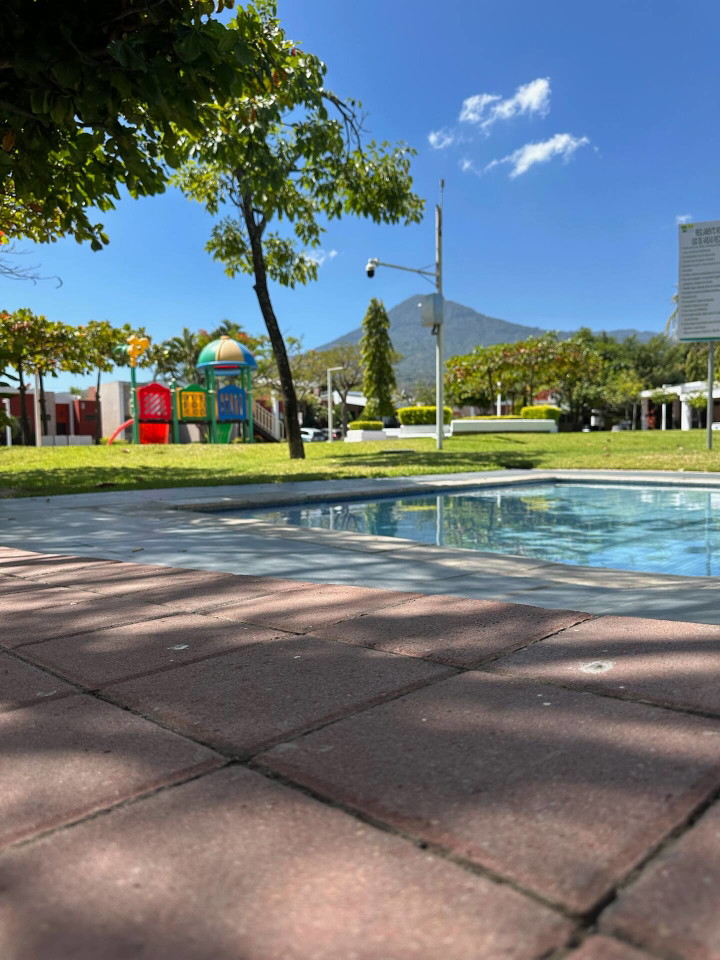Beautiful House Next To The Mall | Ideal For Executives - El Salvador