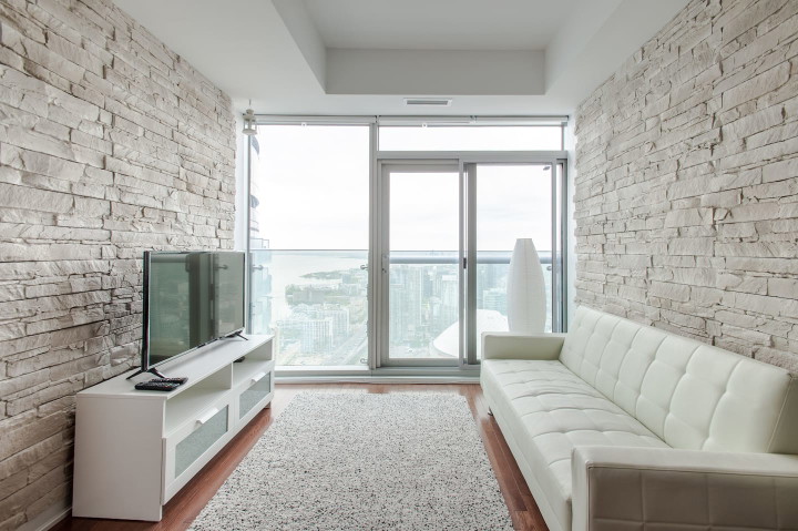 Luxury Condo; Breathtaking View Of Lake & Cn Tower - Toronto, ON