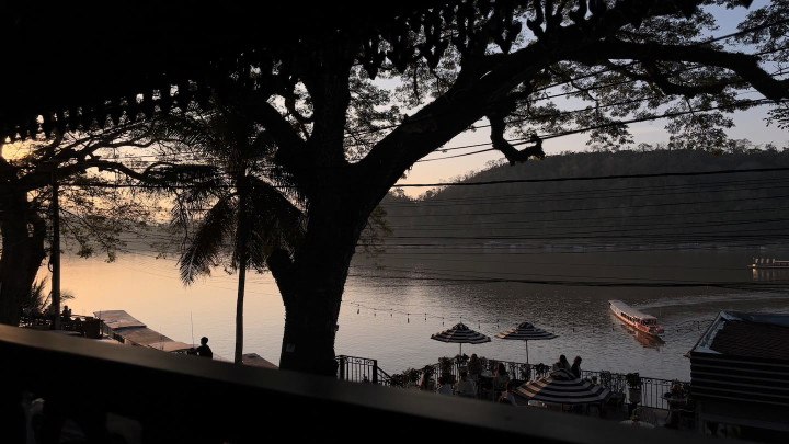 200m From Night Market + Mekong View - Laos