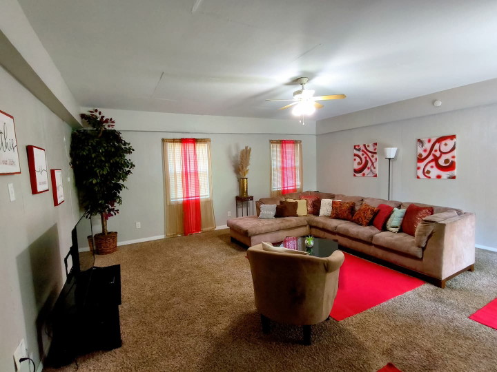 Beauty-n-comfort/ Parties Allowed - Riverdale, GA