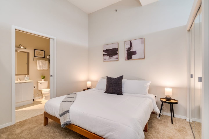 Downtown 1 Bed With Pool Hot Tub - Cincinnati