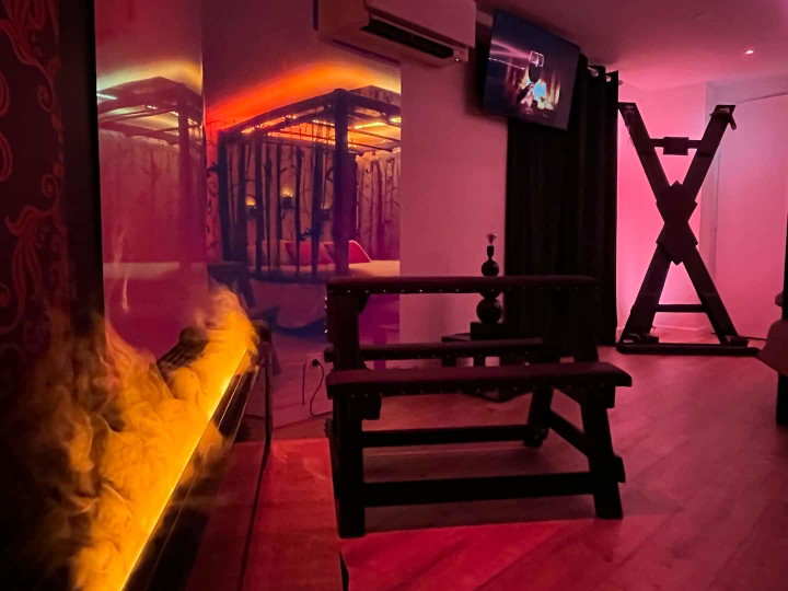 La Suite Kinky : Spa Privé & Donjon De Luxe - Montmorency