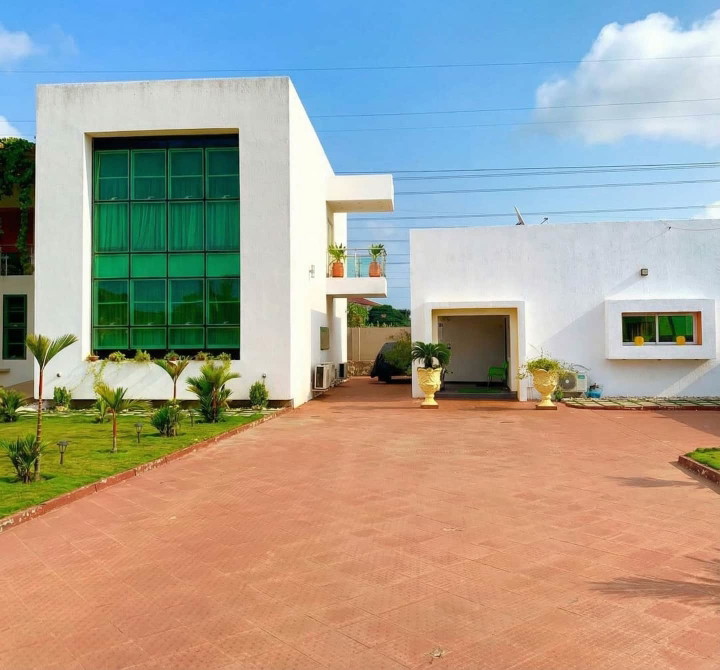 2 Bed In East Legon, Near Adjiringanor Shell - Accra