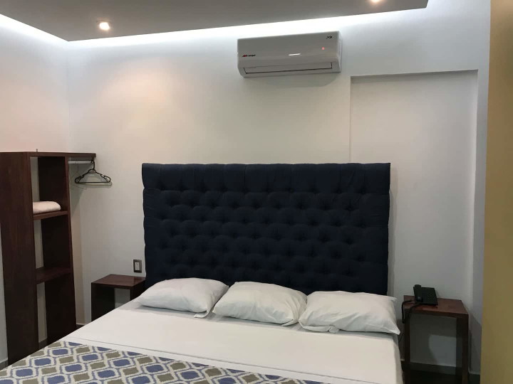 Habitacion King Size 2. Hotel Plaza Amalia. - Tuxtla Gutiérrez