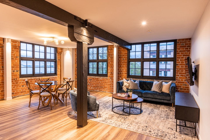City View Apartment: History Meets Modern Elegance - New Zealand
