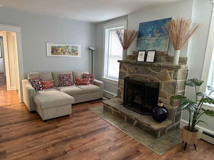 Cozy 2-br Retreat Private Parking Near Downtown - Wilmington, DE