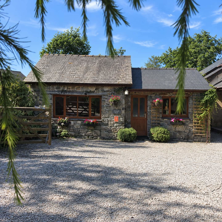 Cysgod Bach | Retreat Private Garden & Hot Tub - Bala