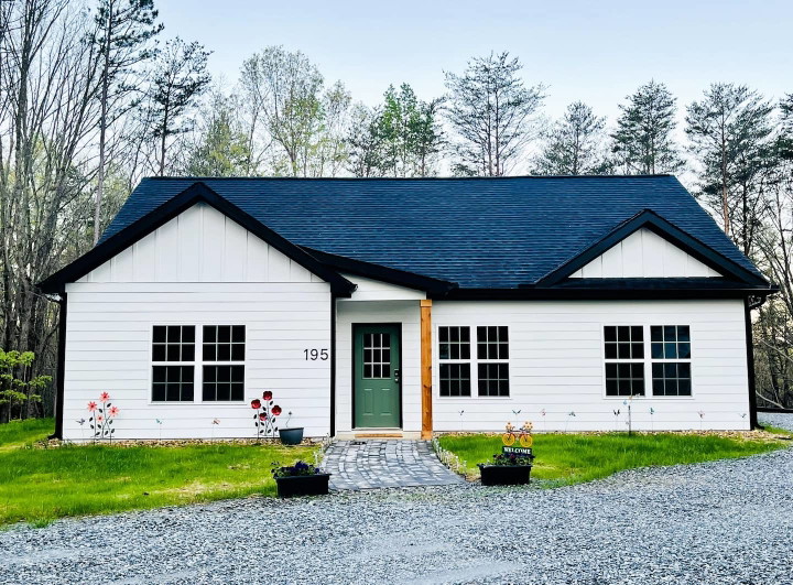 Cozy Cottage Near The Lake - Dahlonega, GA