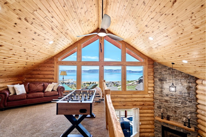 Newly Remodeled Bear Lake Lodge - Garden City, UT