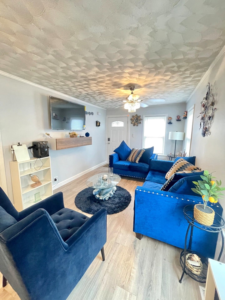 The Blue House: Family Retreat - Gary, IN