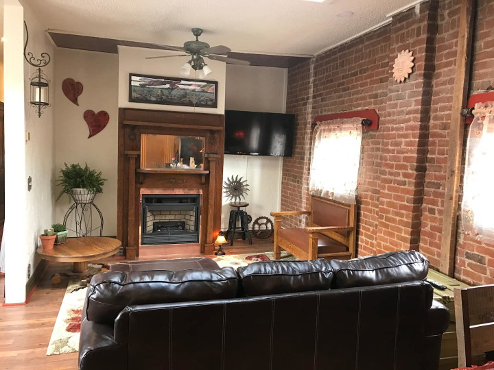 Speakeasy Condo At J2 Str License # 0404. - Salida, CO