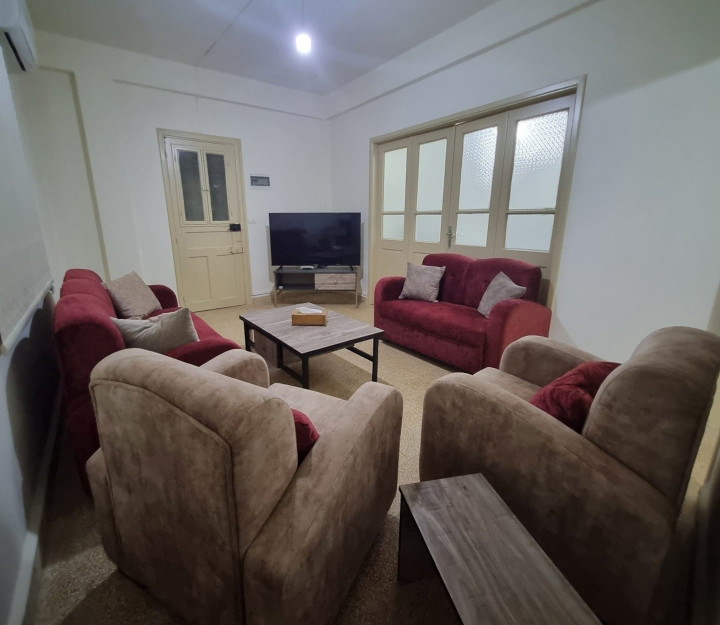 Easy Access Renovated Apartment - Beirut