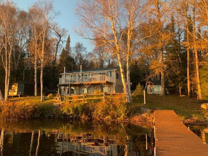 La Maison Du Lac Pope Spa Vue Bord Et Vue De L'eau - Mont-Laurier