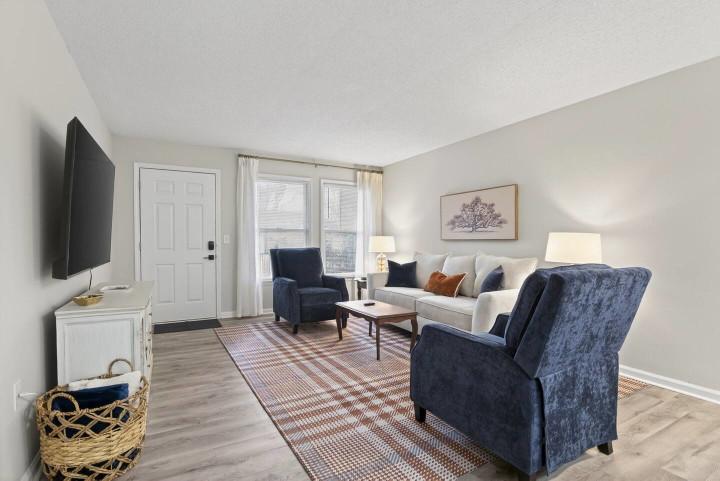 Charming 2br/2ba Condo - Steps From Auburn Campus - Auburn, AL