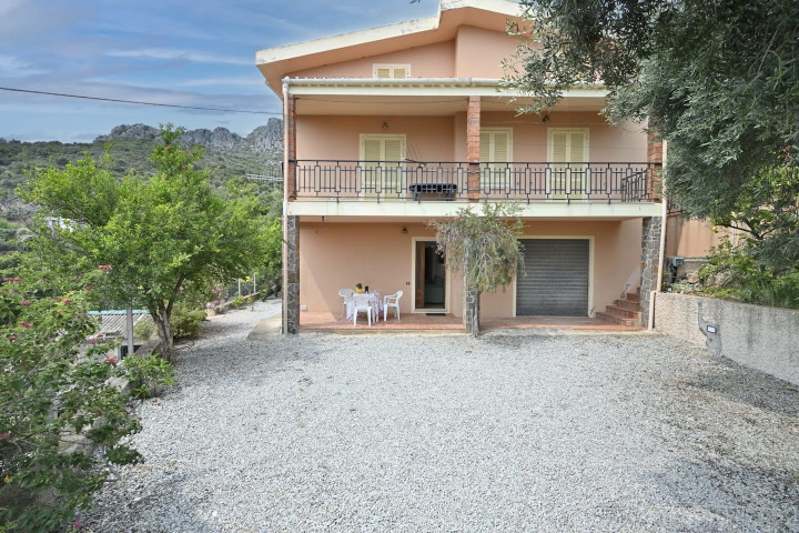 Villa Surrounded By Olive Trees - Santa Maria Navarrese