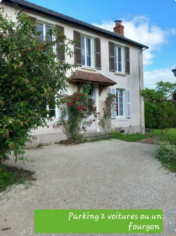Cottage With Private Land In Avallon - Avallon