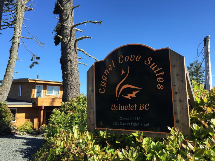 2 Bedroom Oceanfront With Private Beach & Hot Tub - Ucluelet