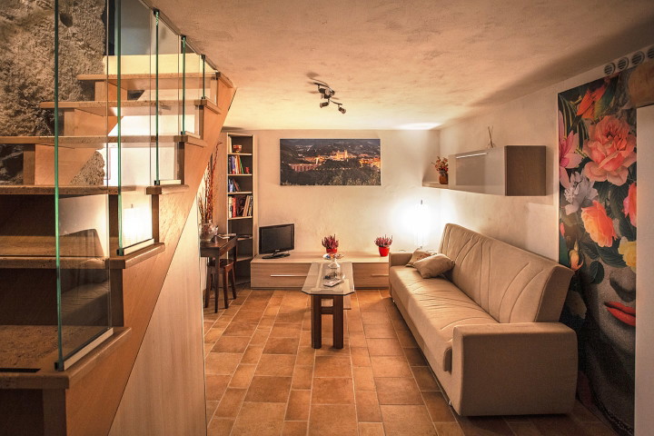 House In A Strategic Area - Umbrien