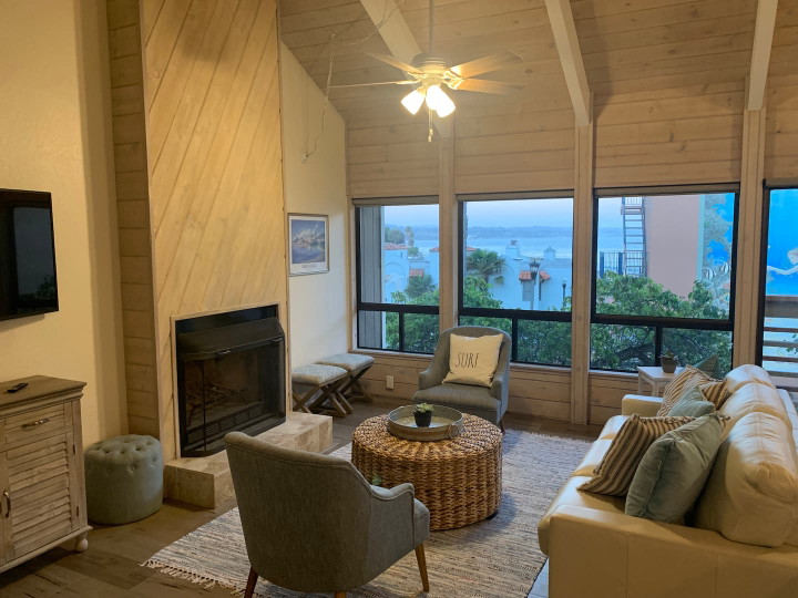 Seaview Condo - 150 Steps To The Beach! - Aptos