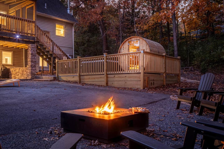 New! Minutes To Waterpark- Hot Tub- Massage Chairs - Massanutten, VA