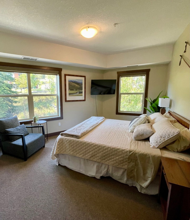 3 Bed Condo W/ Bbq, Fireplace & Heated Parking! - Fernie