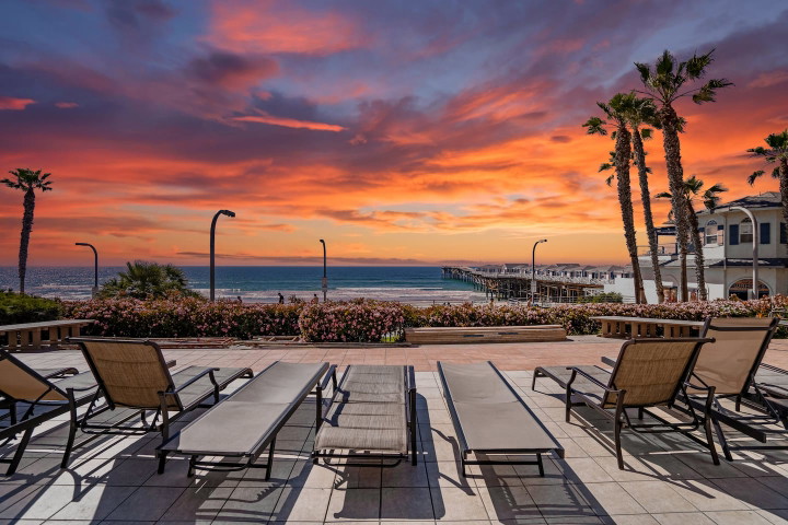 Beach Front Paradise - Entire Condo - Crystal Pier - San Diego, CA