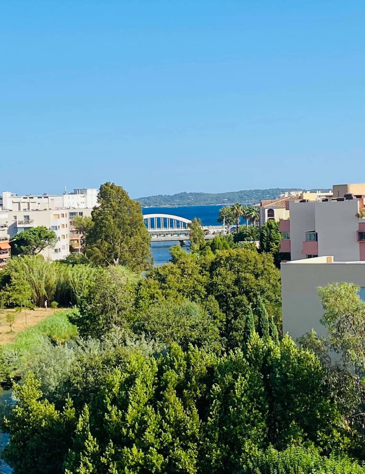 2-bedroom Apartment With Sea View, Air Conditioning And Pool In Sainte-maxime. - Sainte-Maxime