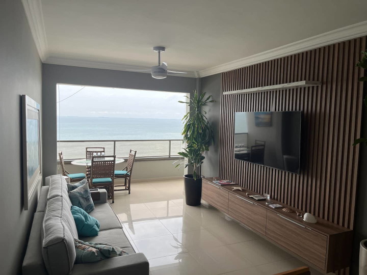 Spectacular Oceanfront View Of Pitangueiras Beach - Brasil