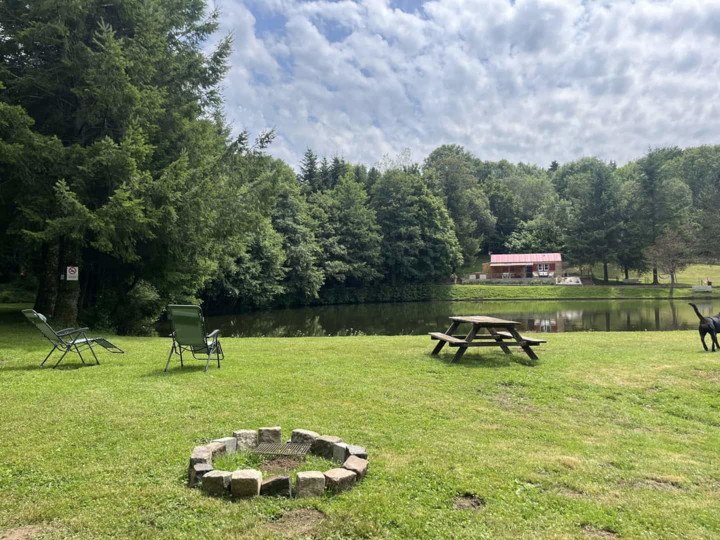 Chalet Et éTang, Exclusivement Pour Vous Privée. - Volvic