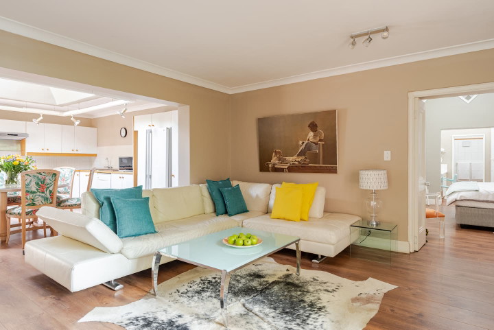 Spacious 2-bed Town House Close To Sandton City - Sandton
