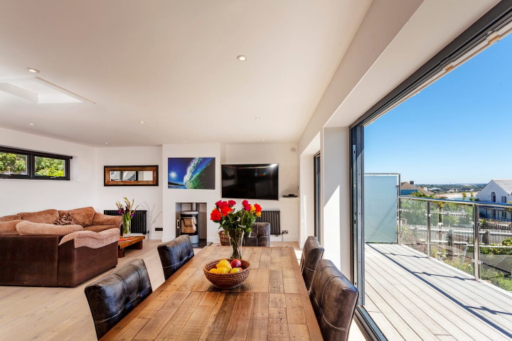 5 Star Penthouse Sea Views Hot Tub Garden Wifi - 뉴린