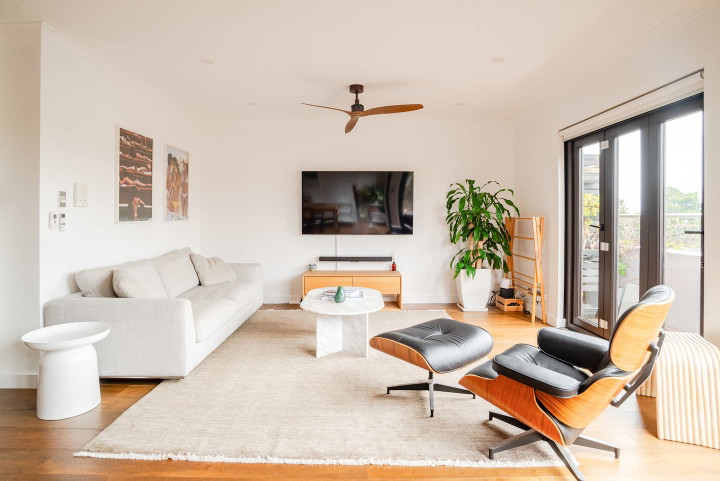 Luxury Warehouse Loft + Parking / Prime Location - Surry Hills