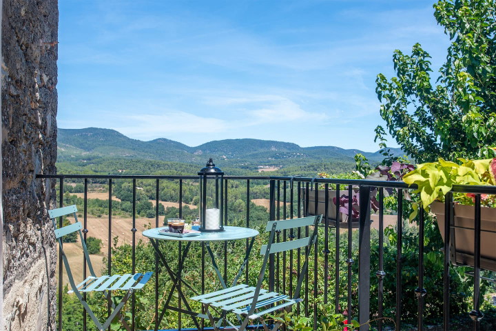 "Lou Fenièro Dei Lisso" Face Au Luberon - Luberon